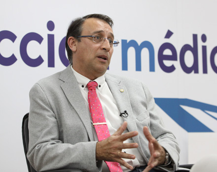 Javier Alberdi: "Asturias necesita que los médicos trabajen más horas"