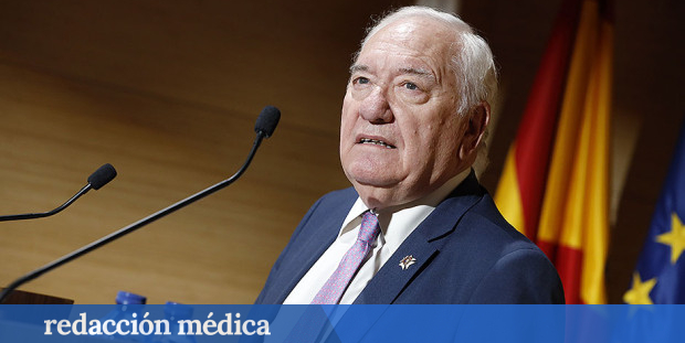 El CGE reclama prohibir fumar en los coches privados con la ley antitabaco