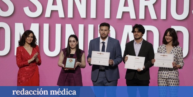 Ayuso premia a los MIR, EIR, FIR y PIR de Madrid: "Son la Élite"